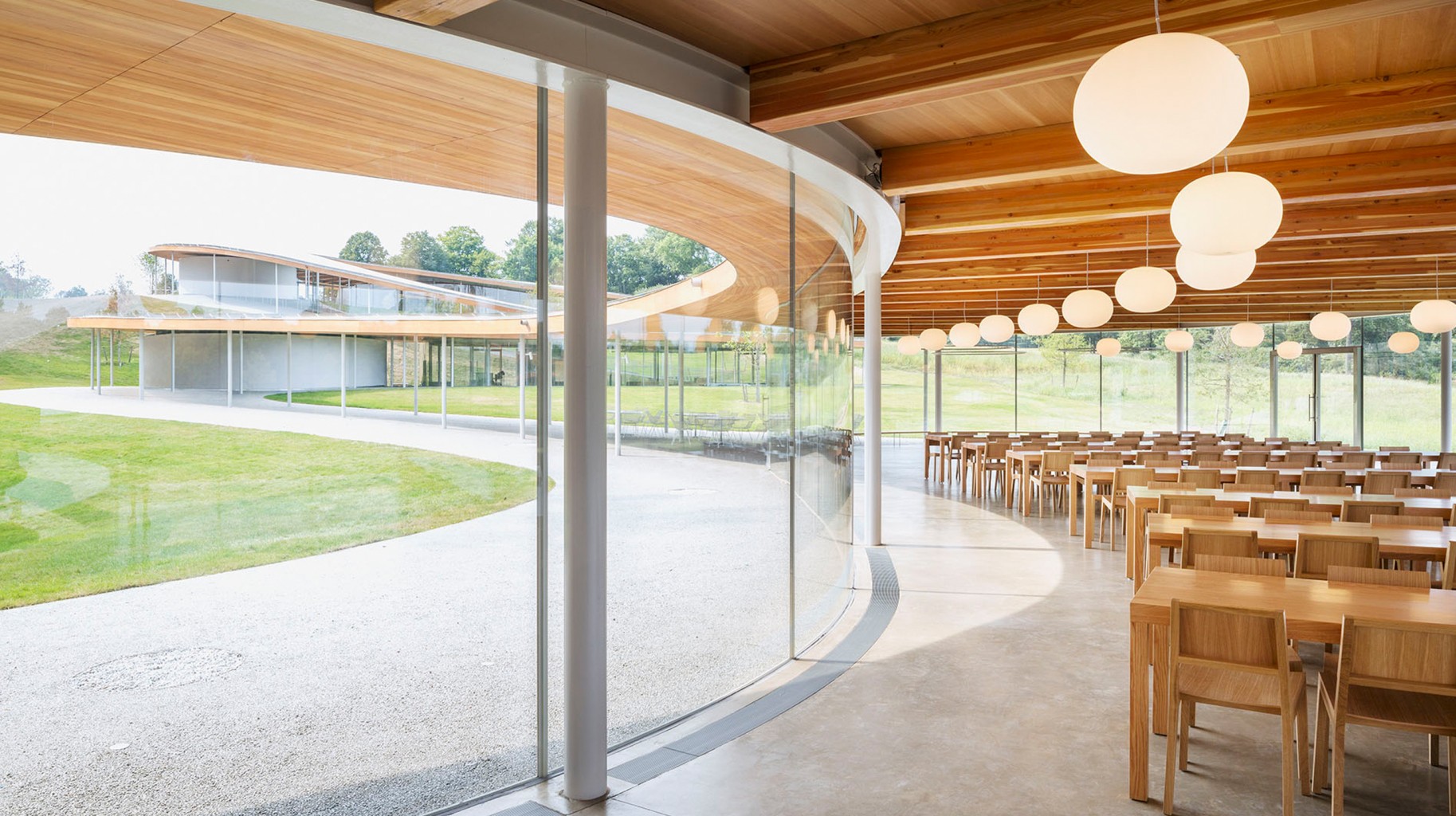 Grace Farms Foundation | CRICURSA Curved Glass XXL Size